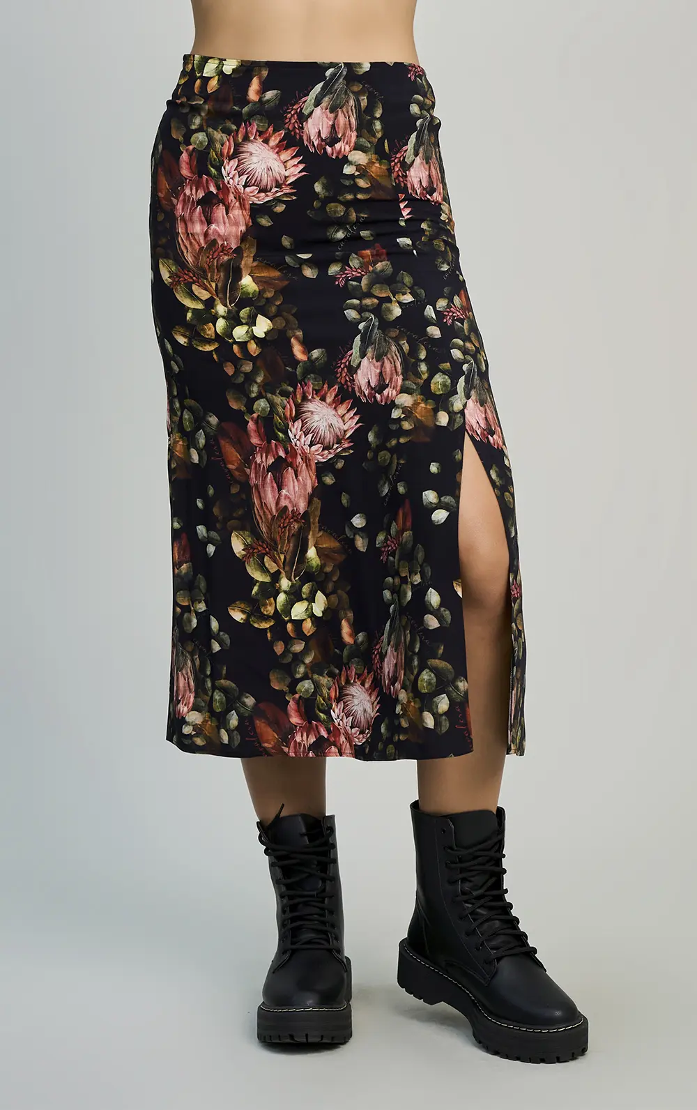 Compre Roupas Femininas Online - Cavalera