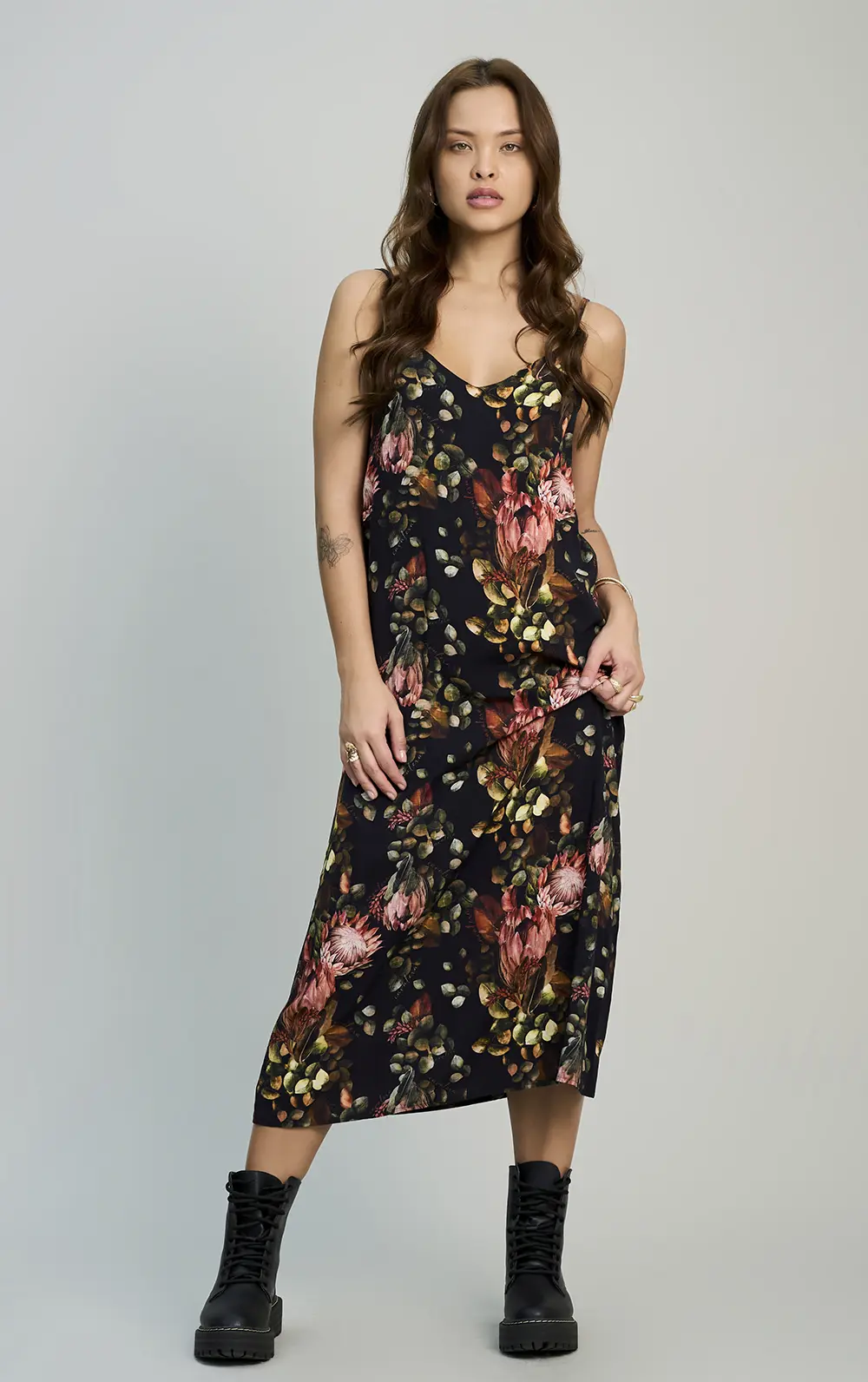 Compre Roupas Femininas Online - Cavalera